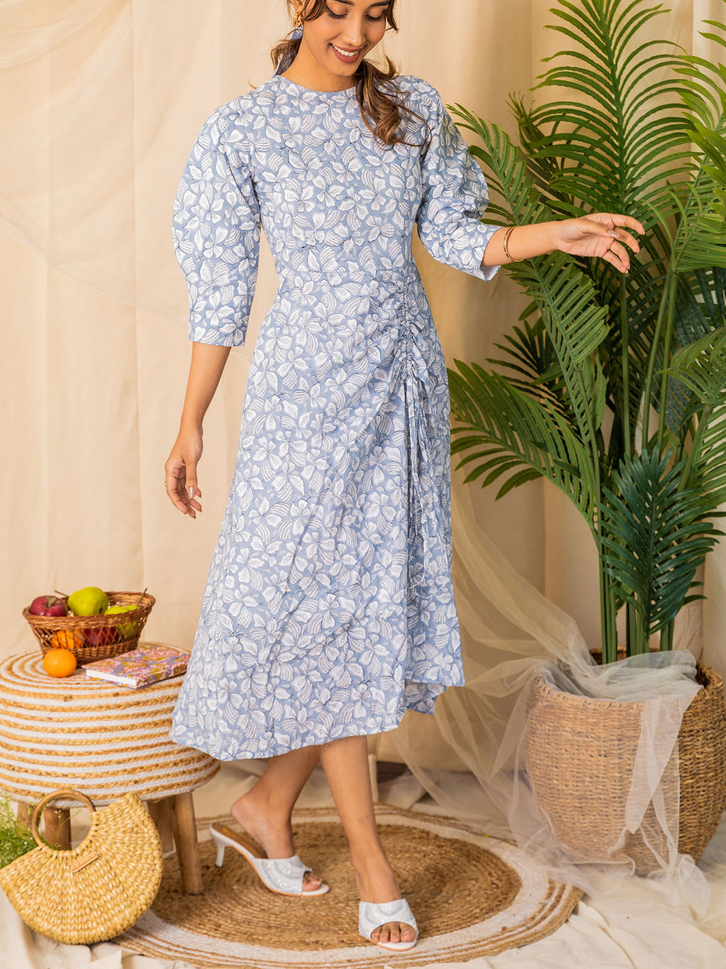 Summer Chic Made Easy: Drawstring Midi Dress with Statement Sleeves & Pockets – Flourish
