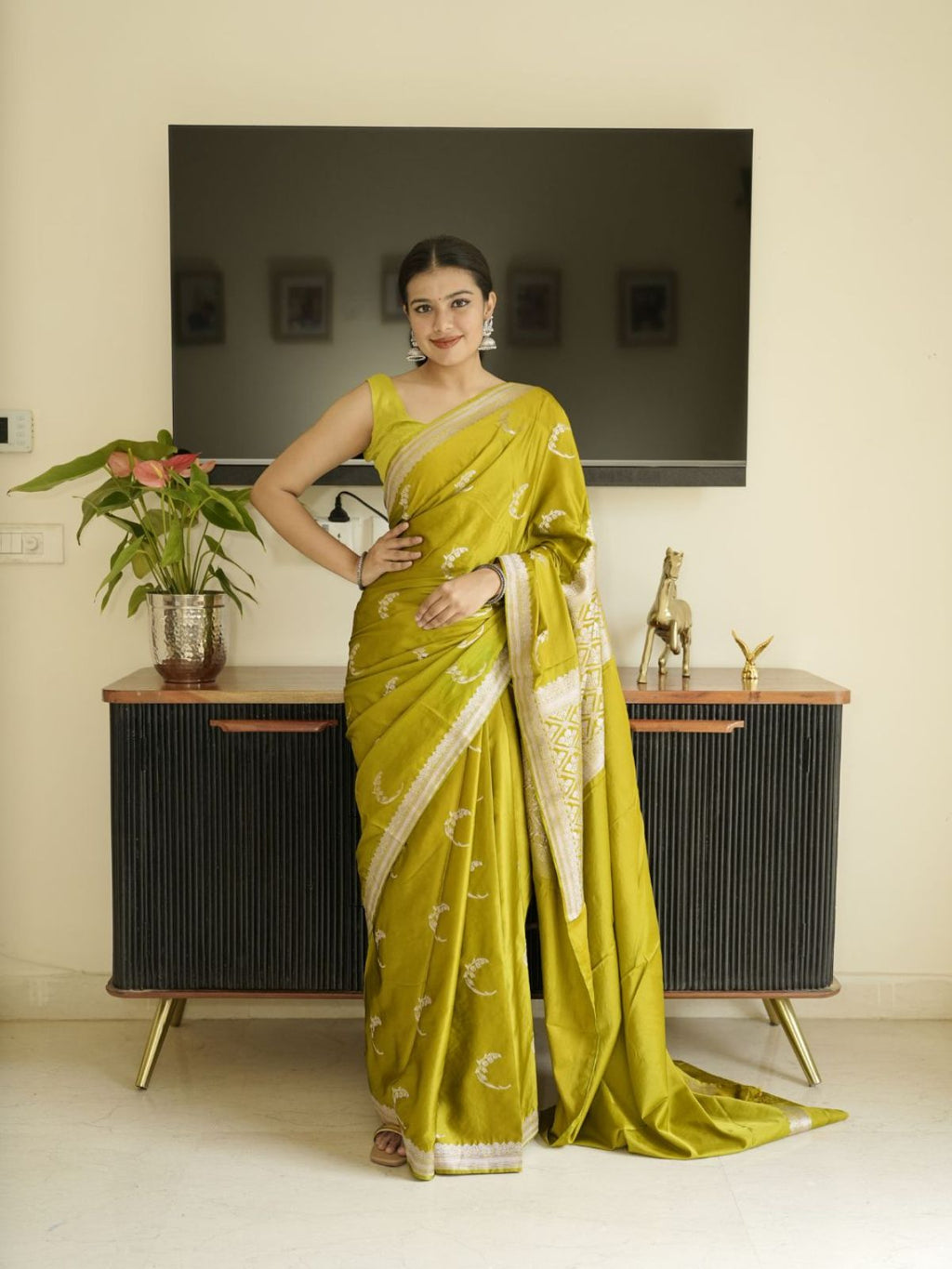 Green Banarasi Silk Saree with Gold Border | Shop on Flourish