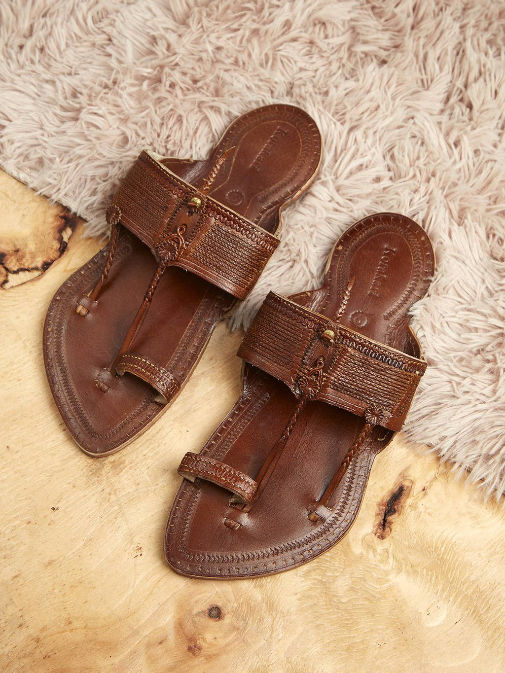 Authentic Tan Men Kolhapuri Chappal – Flourish